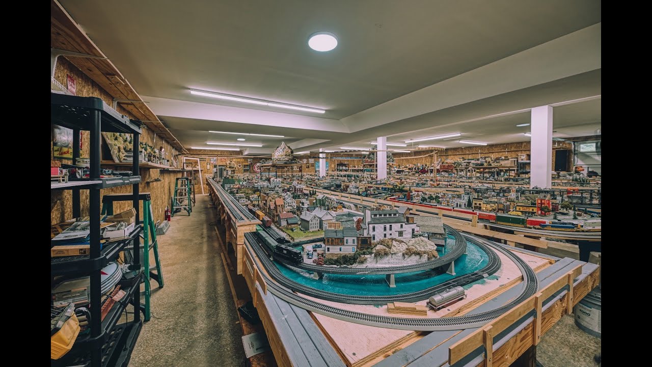 Amazing model train metropolis - YouTube