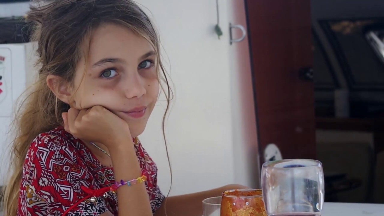 Lucile a 9 ans - YouTube