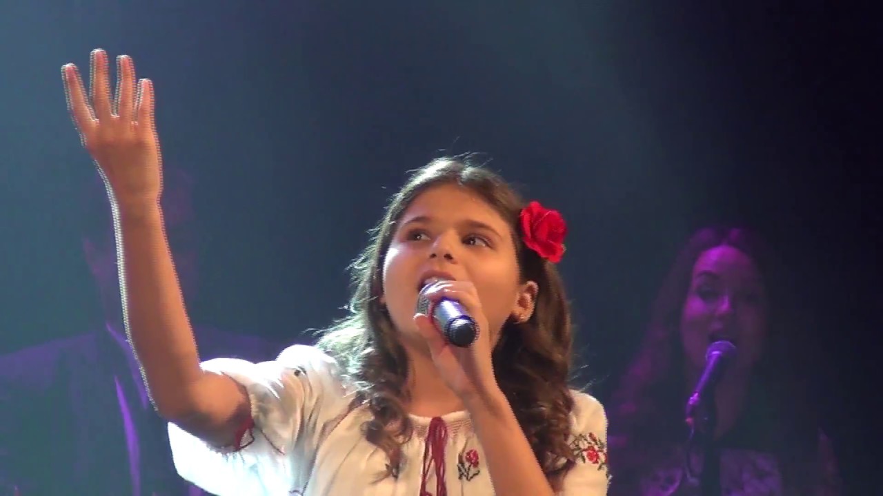 Andreea Tican - Răsai (Două Inimi Gemene 2017) - YouTube