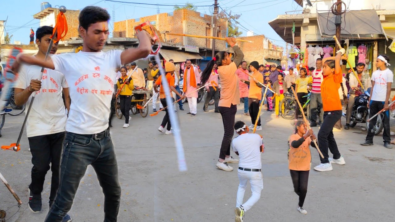 तीनों लड़कियों की ऐसी हुई लड़ाई की सभी दंग रह गए @akhada07 - YouTube