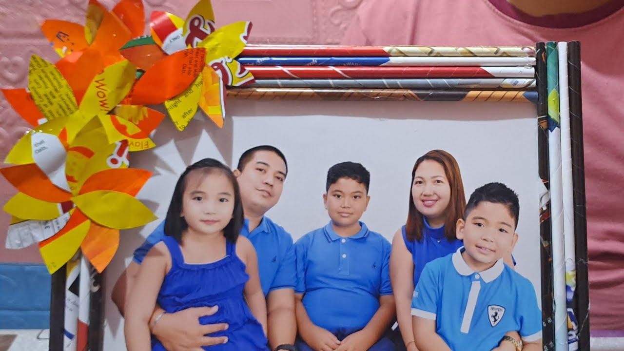 PICTURE FRAME USING RECYCLED MATERIALS ll RECYCLED MATERIALS - YouTube