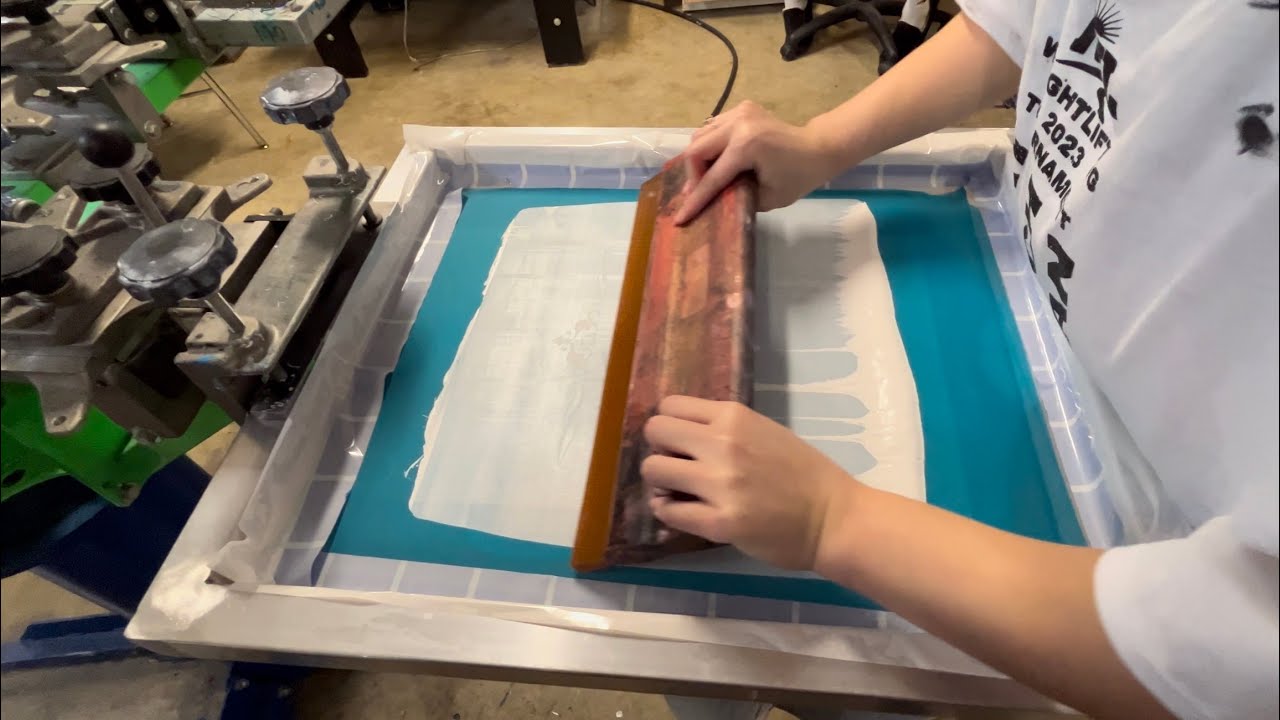 For Beginners: How to Screen Print - YouTube