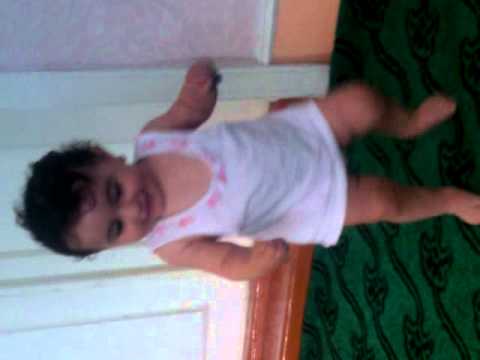 Ayan ilk defe yeriyende