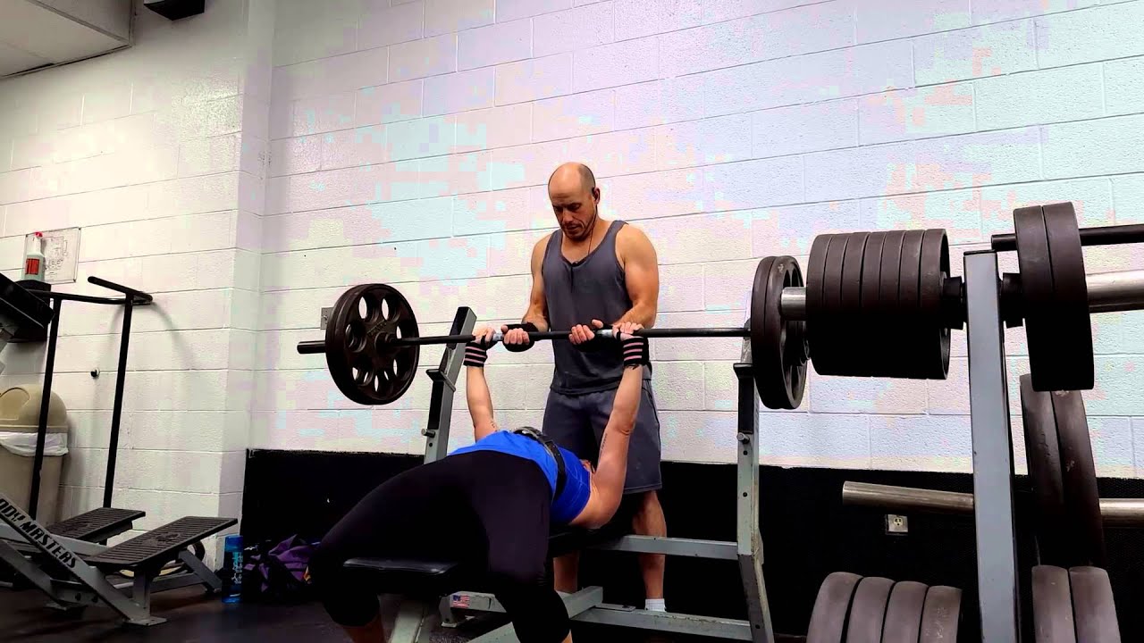 Female bench press 240# raw at 150#bw - YouTube