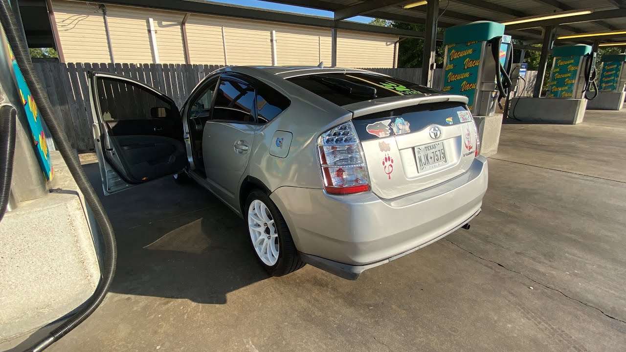 How I love to keep my Prius nice and clean - YouTube