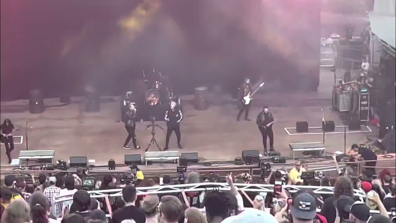 Slaughterhouse - Motionless In White (FIRST EVER LIVE!) - YouTube