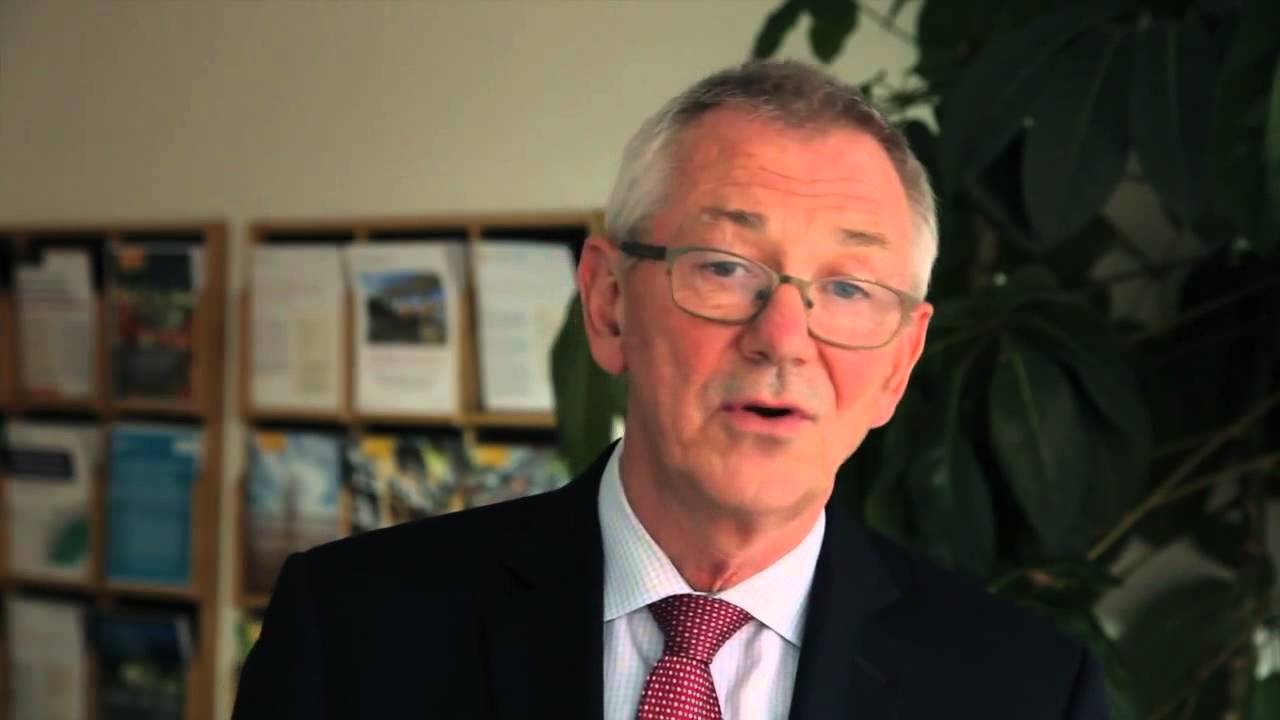 Andrew Steer - Eye on Earth Summit 2015 - YouTube