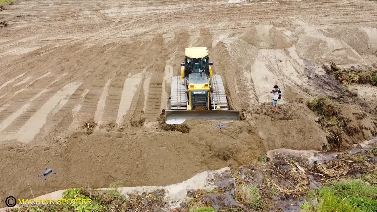 Skills Operator Bulldozer Working Push Clearing Sand & 10 Wheel Dump ...