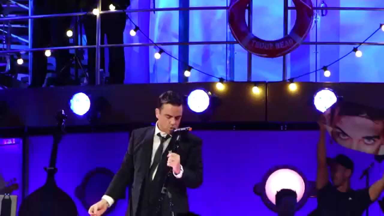 Robbie Williams - Angels (O2 Arena Prague, 26.4.2014) - YouTube