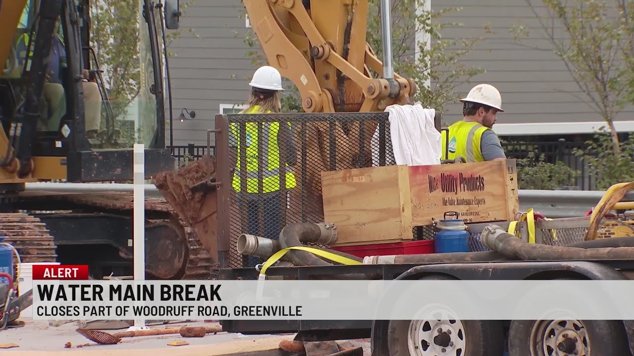 Crews repair water main break in Greenville - YouTube