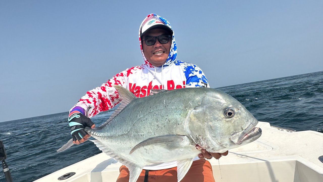 JigMac : GT Hunting in Khasab Oman - YouTube