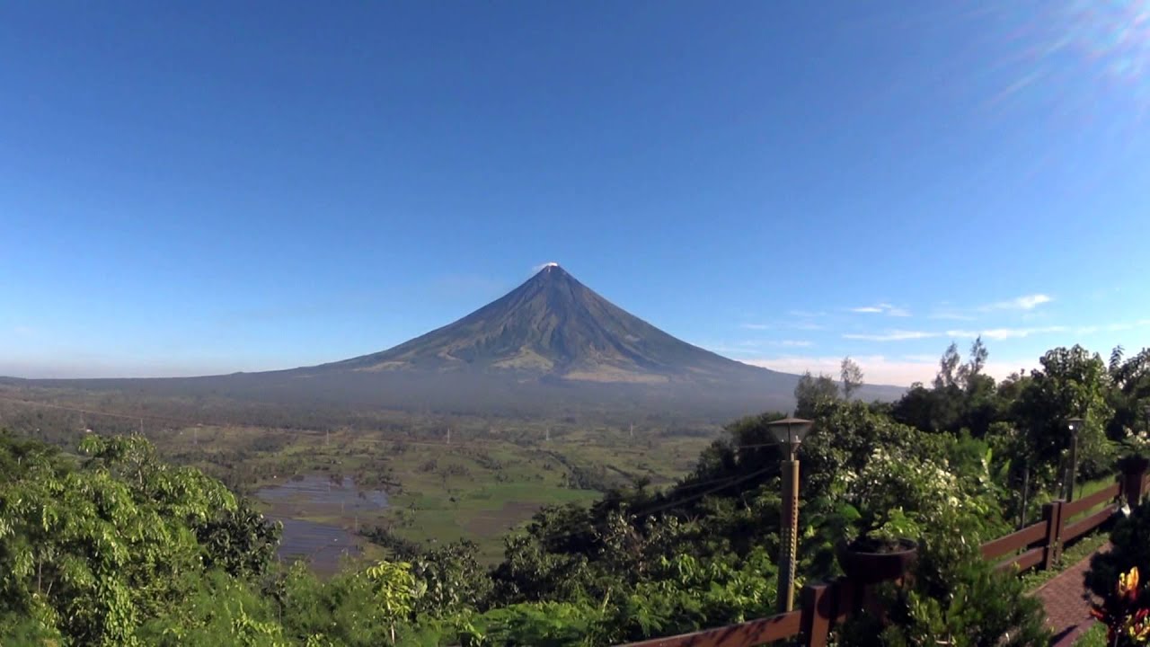 Mt Mayon Volcano @ Legazpi Albay - YouTube