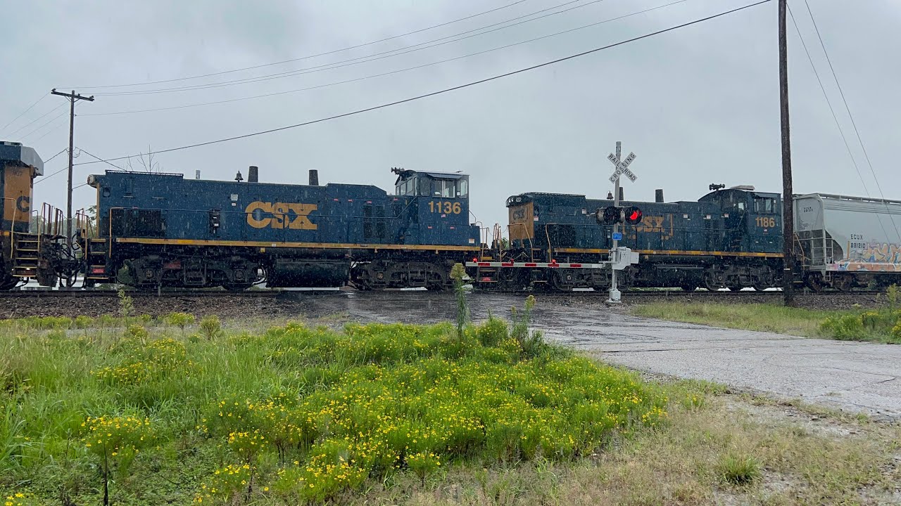 Train & Rain! CSX 907 ES44AH W/ Weak K5HL Leads Manifest Train M492-28 ...