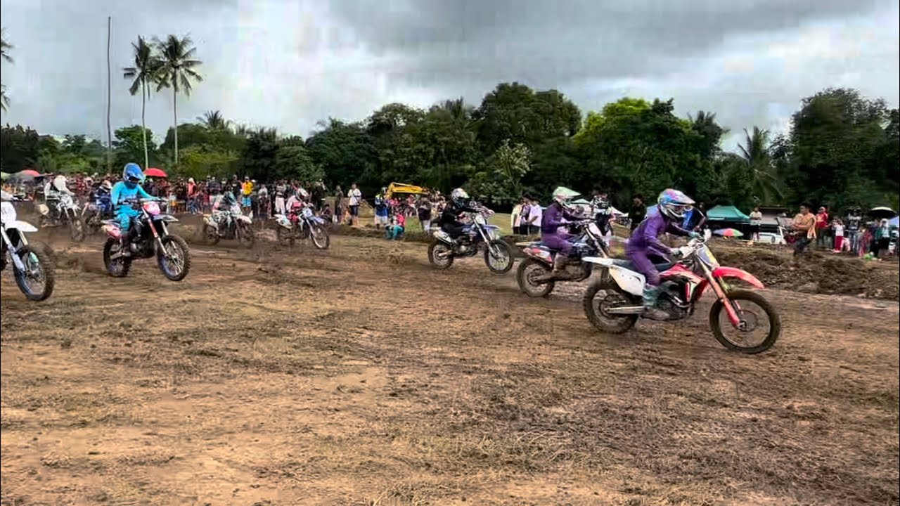 Invitational MotoCross Race 1 - YouTube