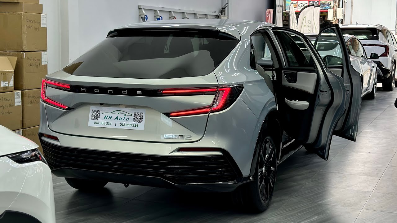 First Look 2025 Honda enp2 EV Review Interior and Exterior - YouTube