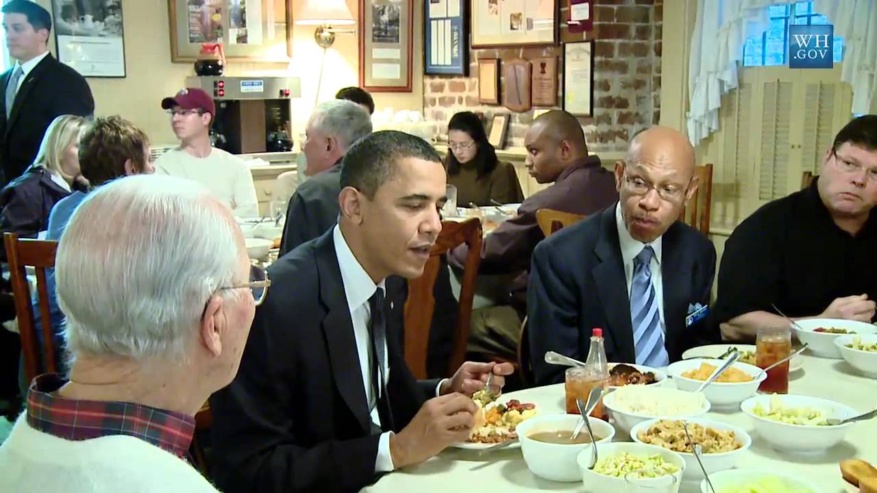 Raw Footage: President Obama's Surprise Lunch Stop - YouTube