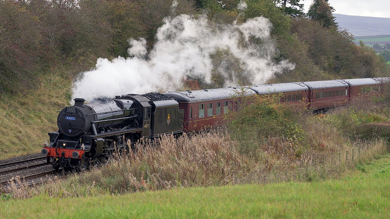 LMS Stanier Class Black 5 4-6-0 No.44871, hauls "The Hadrian" to ...