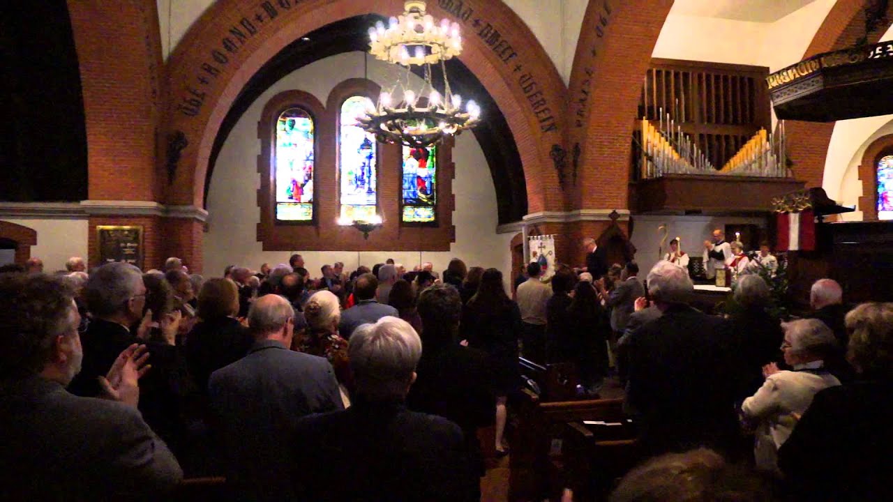 Standing Ovation for Bishop Porter Taylor - YouTube