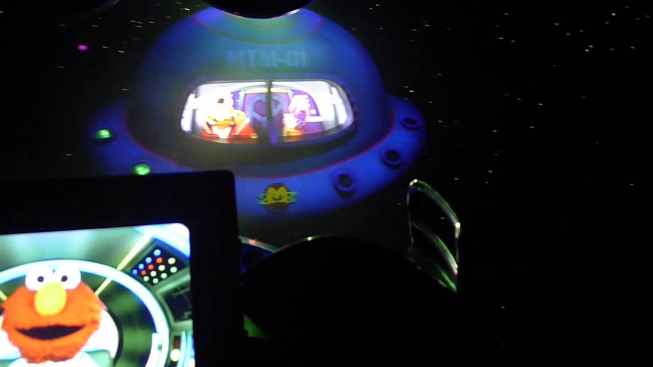 Universal Studios - Elmo Spaghetti 4D ride - YouTube