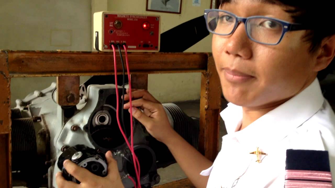 Timing Slick Magneto to Engine by Timing pin - YouTube