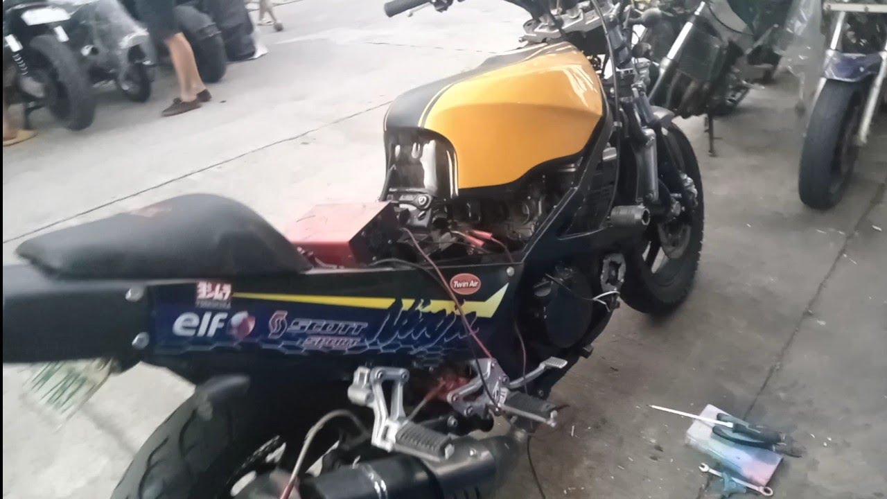 KAWASAKI GPZ 400 CARBURETOR AND MODIFIED IGNITION - YouTube