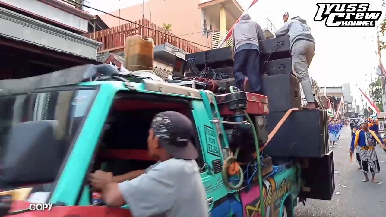 KESENIAN TARI SANDUK || KARNAVAL TEMAS KOTA BATU - YouTube