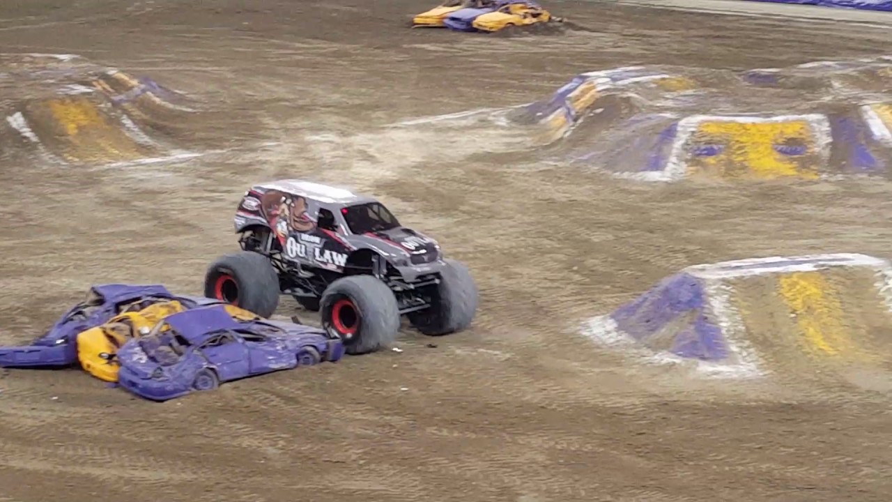 Monster Jam Toronto - YouTube
