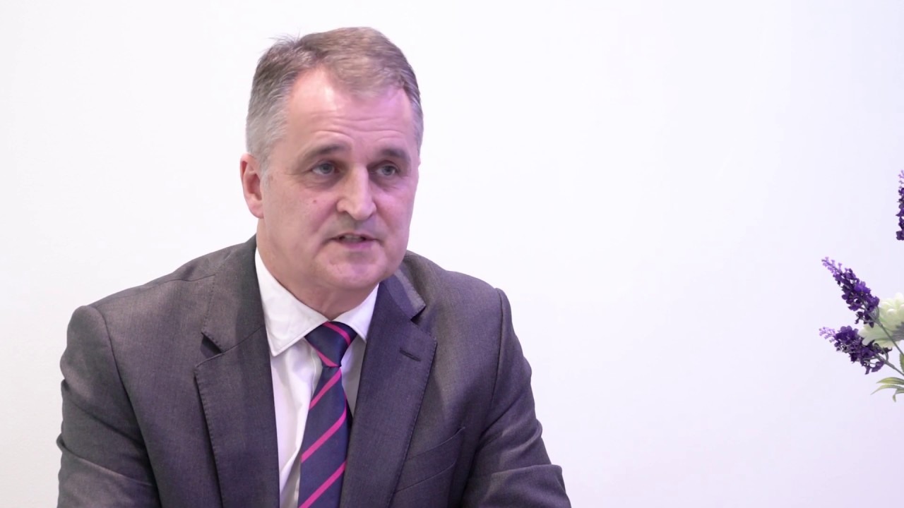 Terry Lowe - Specialist maxillofacial and oral surgeon - Thistle Dental ...