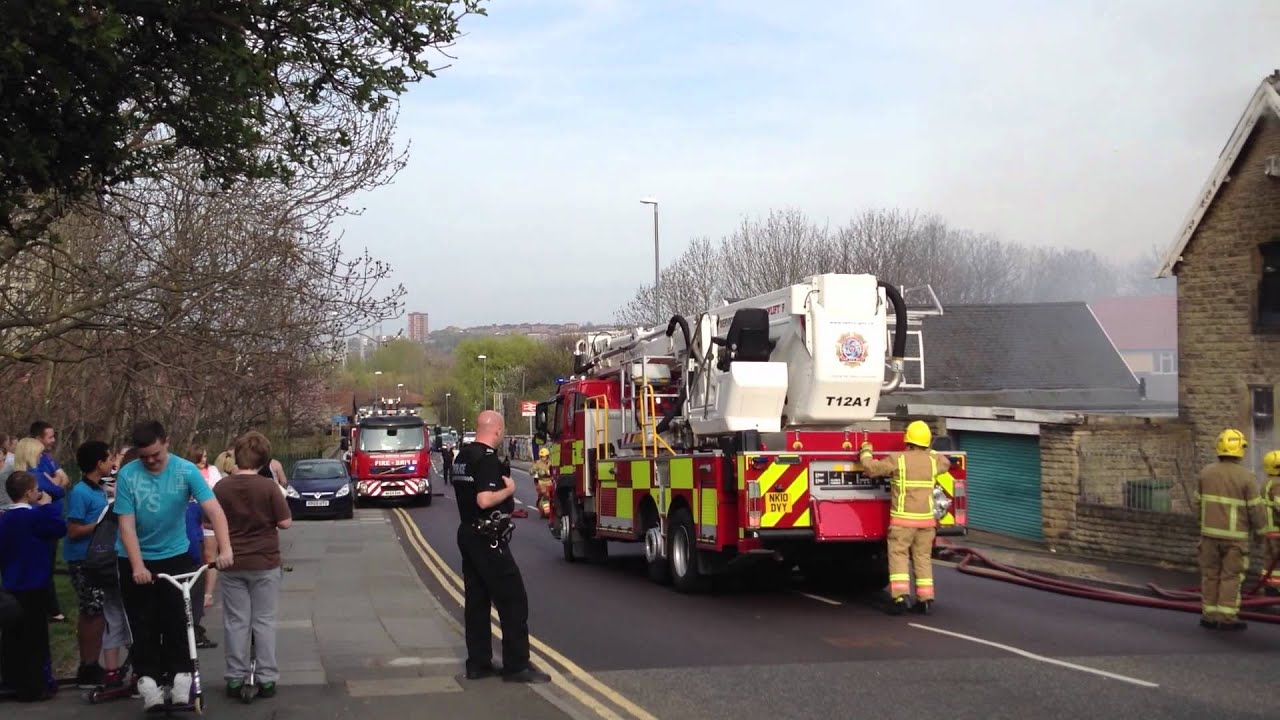 House Fire, Blyth Villa, Dunston - 29th March 2012. Video Two. - YouTube