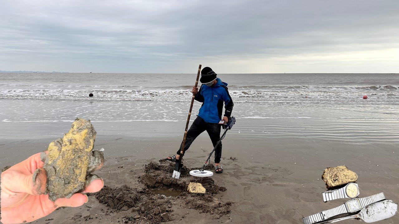Find gold treasure on the beach using a metal detector | Unexpected ...