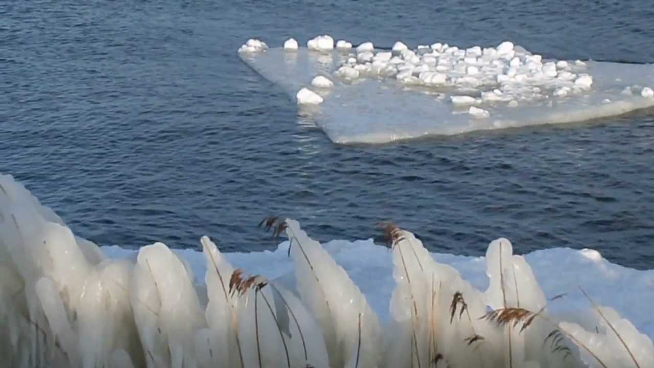 Kruiend IJs en IJsschotsen - YouTube
