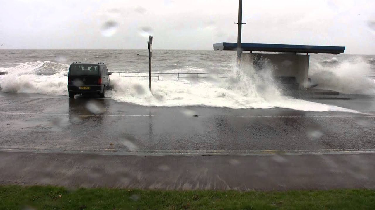 North Wales Storm Surge - Dec 2013 - YouTube