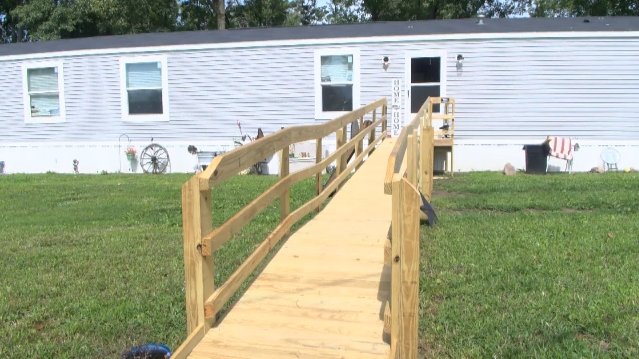 Volunteer group works to build wheelchair ramps for those in need - YouTube