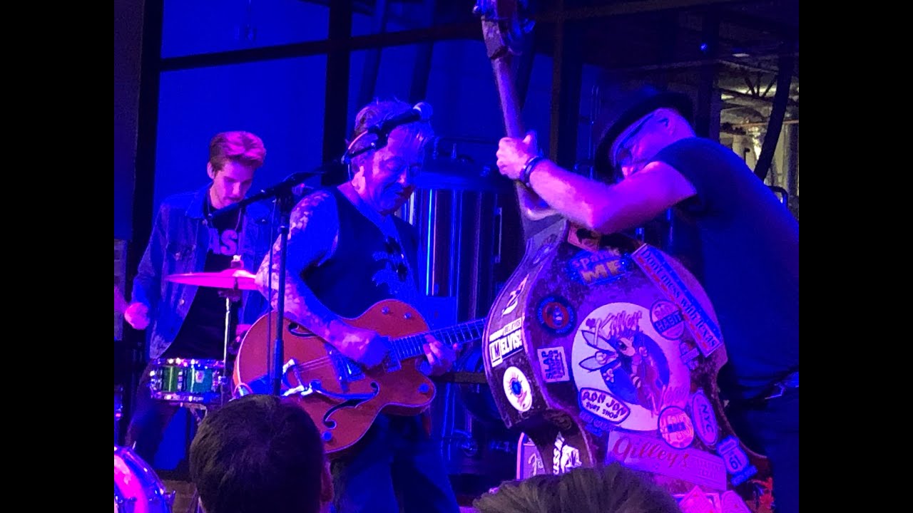 Brian Setzer & The Flying Vees "Stray Cat Strut" - YouTube