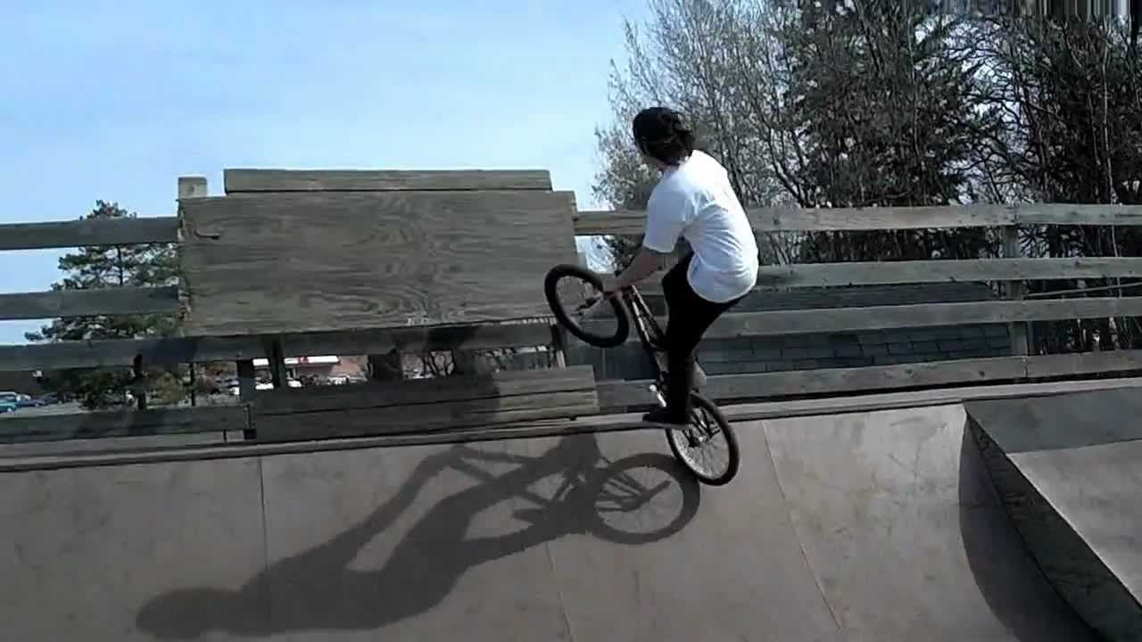 Wall ride bmx - YouTube