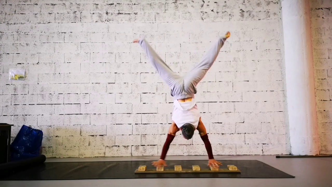 Handstand blocks - YouTube