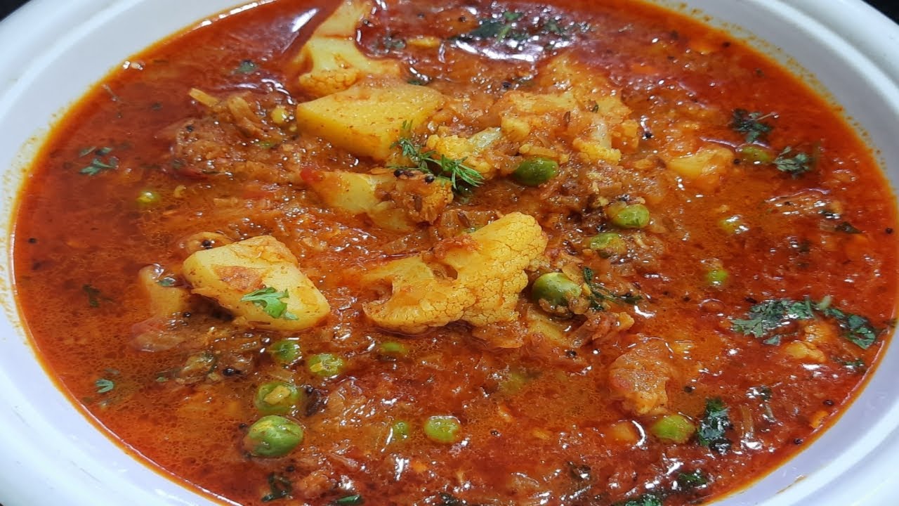 चमचमीत अशी आलू,मटार आणि फ्लॉवरची रस्सा भाजी. Hot & Spicy Aloo Matar ...