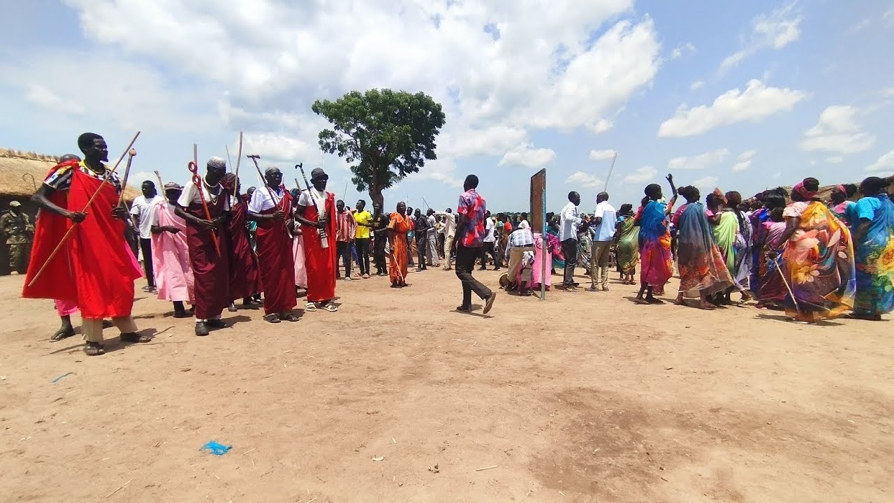 Visit of Tonga Village|South Sudanese 🇸🇸 village people dancing #sudan ...