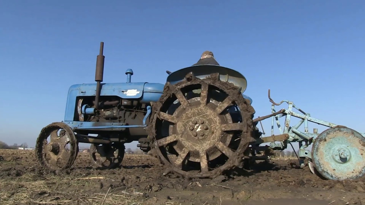 FORDSON POWER MAJOR AND PLOUGH - YouTube