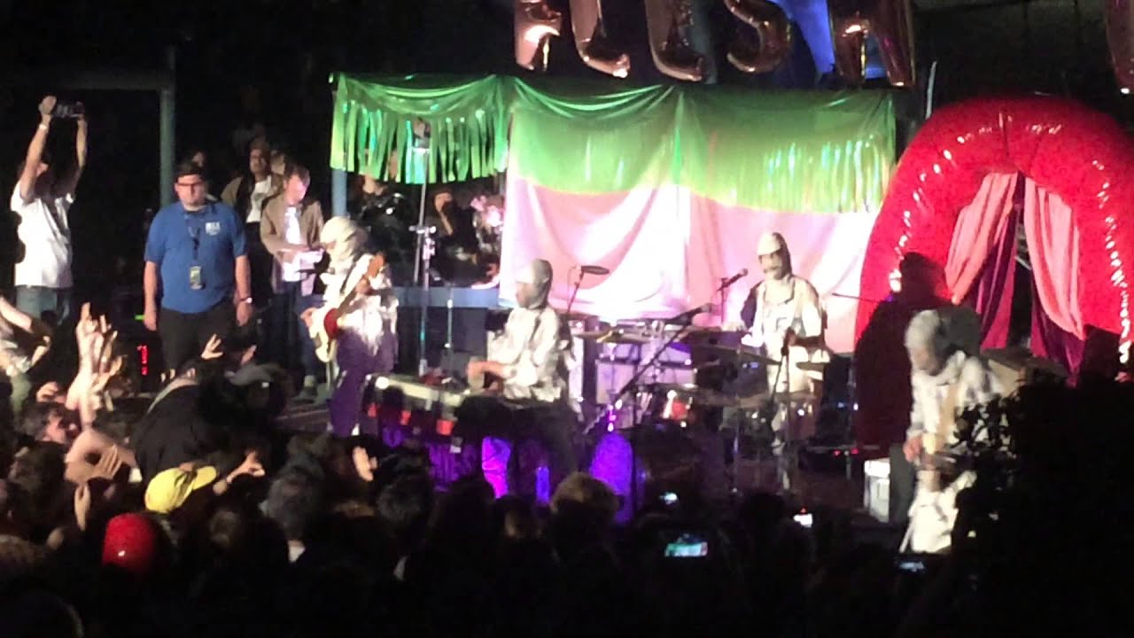 "The Fly" The Mummies - YouTube