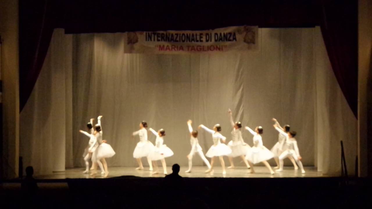 CZARDAS * ANAIS DANCE COMPANY * Concorso Nazionale Città di Crotone * 9 ...