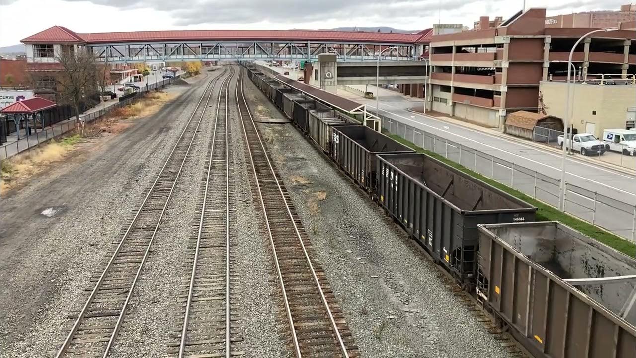 NS EMD SD70ACE leads empty coal train through Altoona, PA| October 2022 - YouTube
