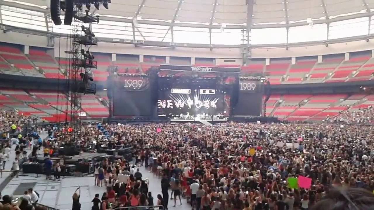 1989 World Tour: Vancouver Intro - YouTube