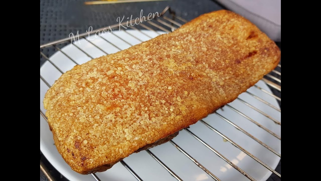 How To Make Crispy Pork วิธีทำ หมูกรอบ ວິທິທອດຫມູກອບ - YouTube
