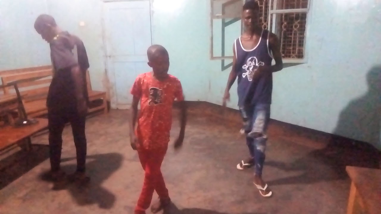 Kanyaga kanyaga ya Diamond plutnumz wakicheza machali ya Chuga - YouTube