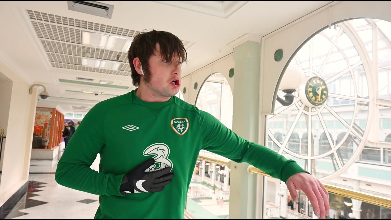 Aaron Lawlor- Van Der Sar (Really Super Official Piece Of Art) - YouTube