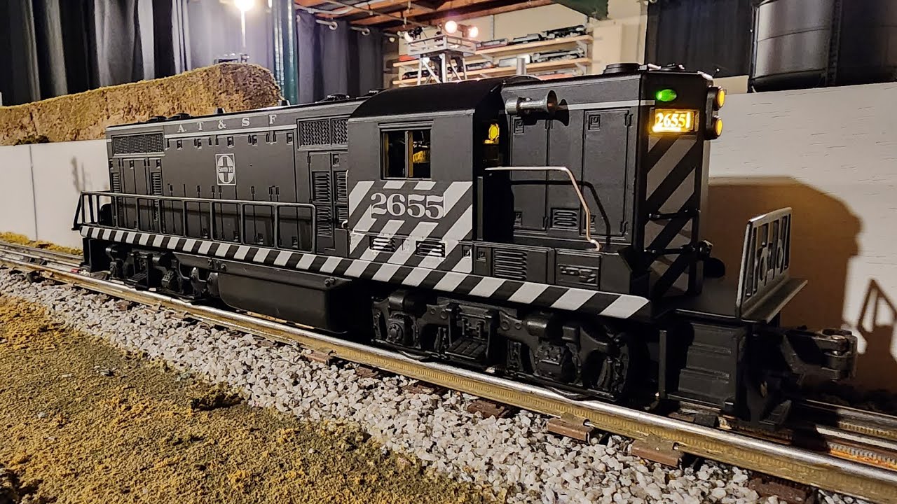 Modified postwar GP7 with ERR. - YouTube