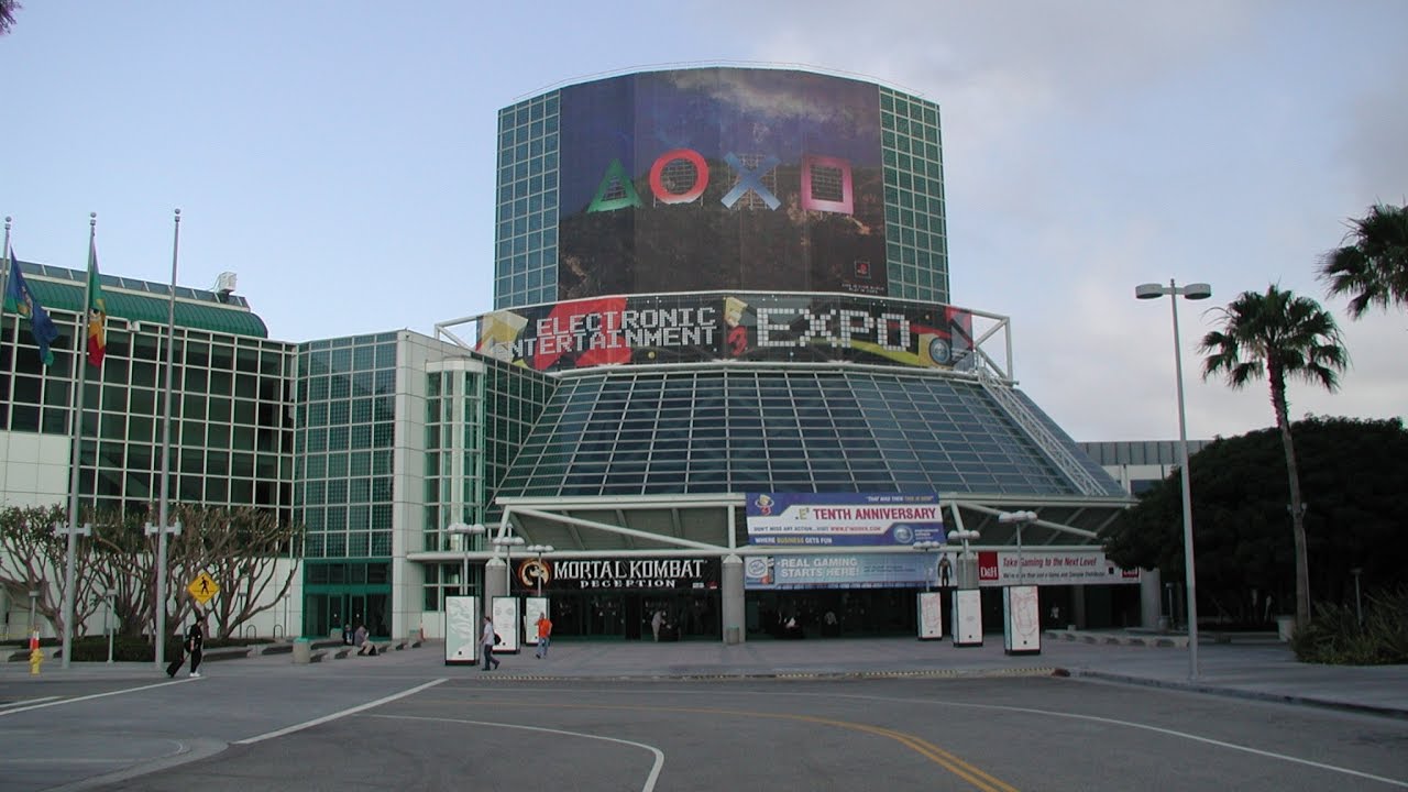 E3 2004 - West Hall Entrance - YouTube