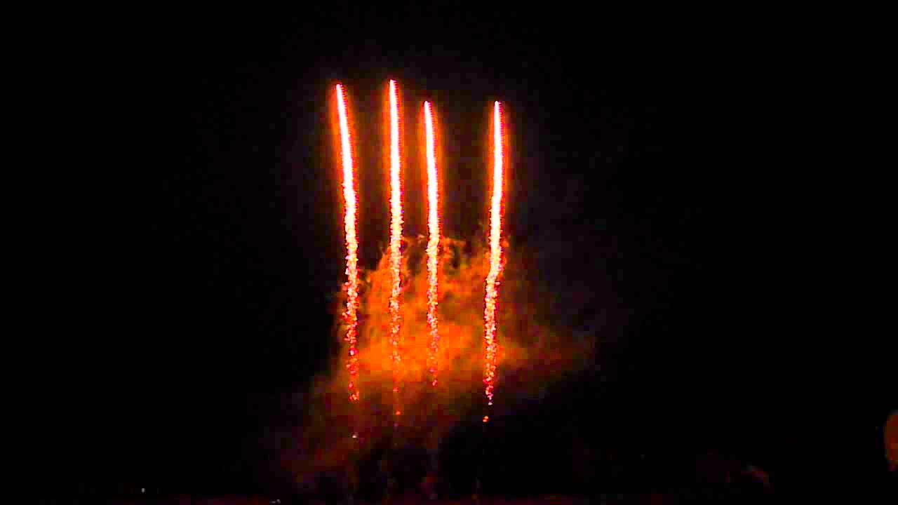 brocade crown comet - special fireworks - YouTube