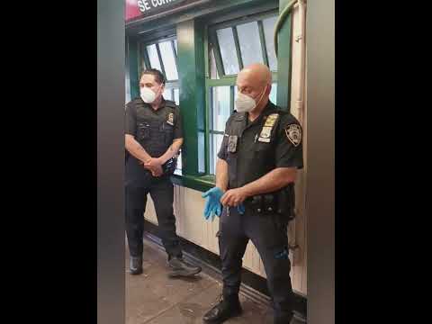 77 precinct officers goes hands ️ on for recording in public. - YouTube